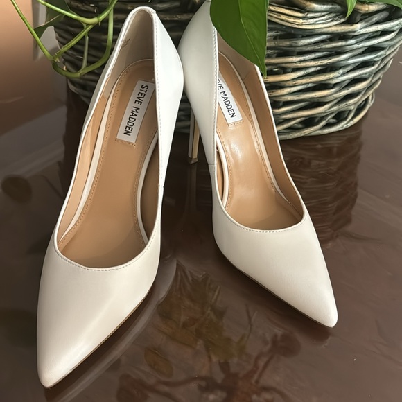 Steve Madden | Shoes | New Never Worn Steve Madden Size 9 Pumps White ...